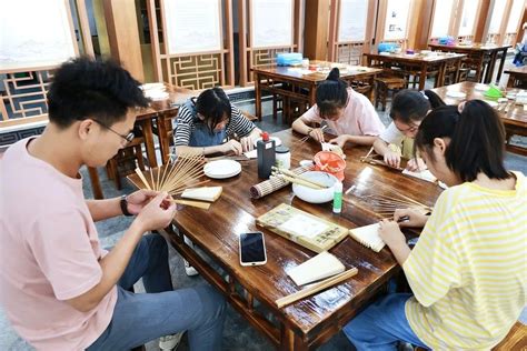 安吉县鄣吴镇：制扇之美 善美人生