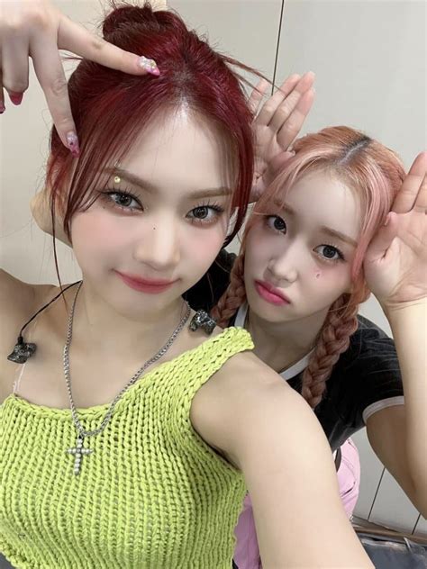 스테이씨 아이사 촬스의 이슈와 유머