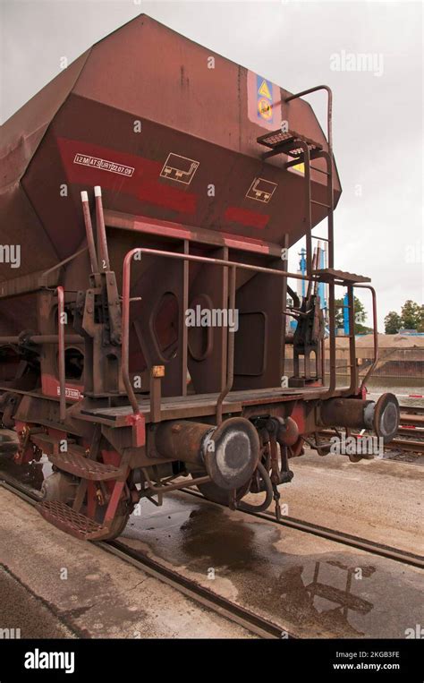 Self Unloading Wagon Type Fcs Open Self Unloading Wagon With Two