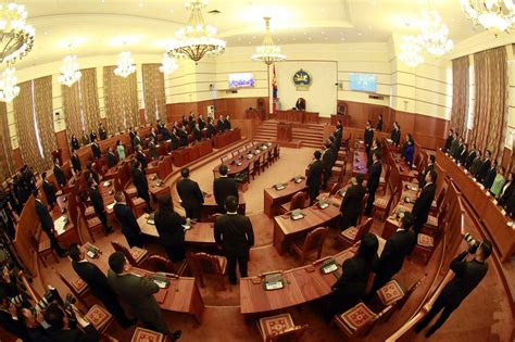 Парламентад 64 суудалтай МАН аас 10 сайд ногдуулахаар тооцож байна