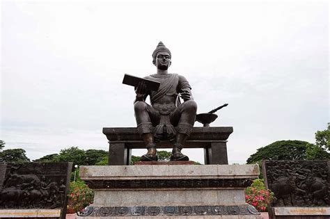 วันพ่อขุนรามคำแหงมหาราช ~ วันสำคัญไทย