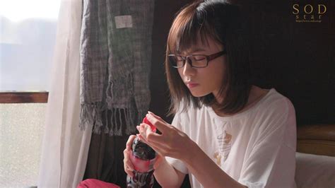 【動画1時間41分】数年ぶりに帰省すると、アラサーの姉は未だに自称家事手伝い（ニート）の喪女だった。 隠れ巨乳の姉（26） 天宮花南 今晩のおかずグッドウィル