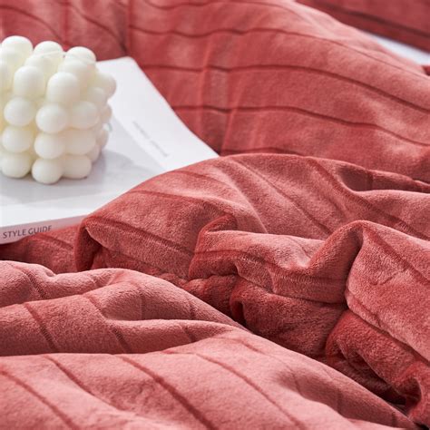 Roll Cakes Classics Coma Inducer® Oversized Twin Comforter Set Barn Red