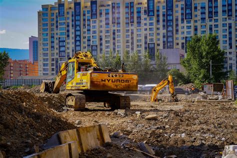 Сэлбэ голын үерийн далангийн барилга угсралтын ажлыг хийж байна Shugeluleegch Mn