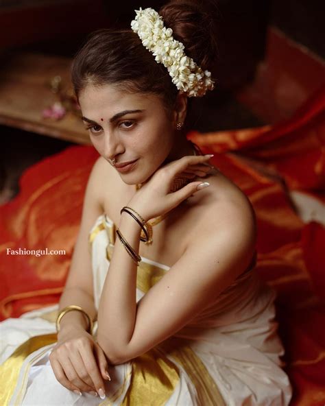 Nothing Is More Sexy Than A Saree 🥵 Rblouselesssaree