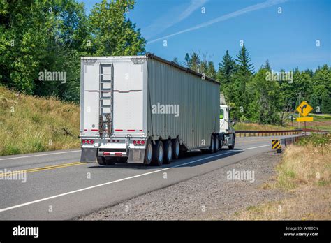 Semi Truck Trailer Back