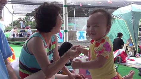 수영장에서 할머니 할아버지랑 즐겁게 노는 한이 Youtube