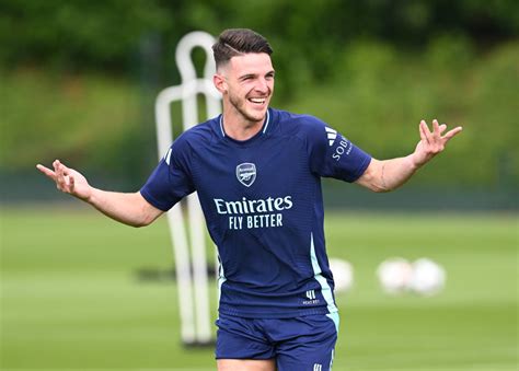 International Stars Are Back As Van Dijk Declan Rice And More Return To Training Footballitarian