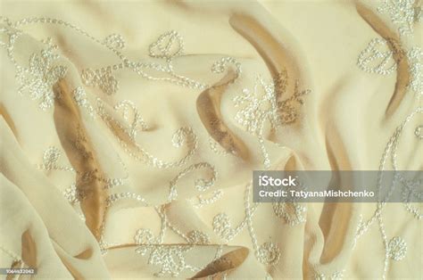 텍스처 배경 패턴입니다 여자의 색 목도리 골 덴입니다 레몬 크림입니다 나바호어는 흰색입니다 오래 된 금입니다 실크 직물입니다 0명에 대한 스톡 사진 및 기타 이미지 Istock