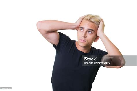 안경 흰색 배경에 고립 된 스튜디오에서 포즈에 밝은 사람 그의 머리를 잡고 T 셔츠에 대한 스톡 사진 및 기타 이미지 T 셔츠 남자 백인종 Istock