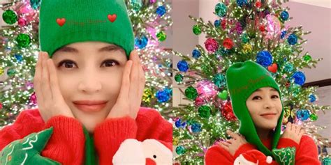 김혜수 크리스마스 분위기 제대로 초록색 모자에 빨간색 스웨터 홀리데이룩 스타와 패션