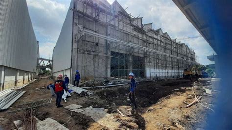 Pemasangan Rangka Dan Cladding Gms Bangunan