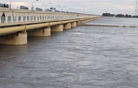 River Indus In High Flood At Chshma Guddu Sukkur Such Tv