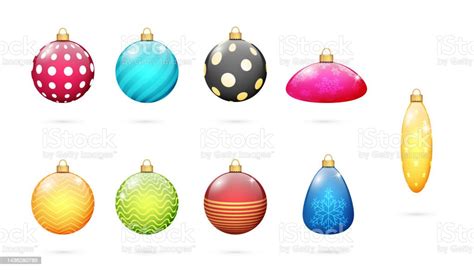 크리스마스 트리 장식 세트 겨울 방학 및 새해를위한 축제 장식품이있는 장난감 공 12월에 대한 스톡 벡터 아트 및 기타 이미지 12월 겨울 계절 Istock