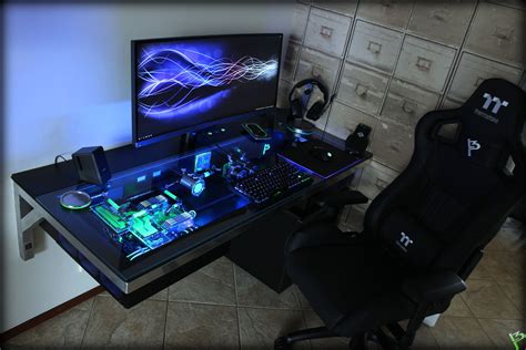 25 Amazing Pc Gaming Battlestations Forevergeek