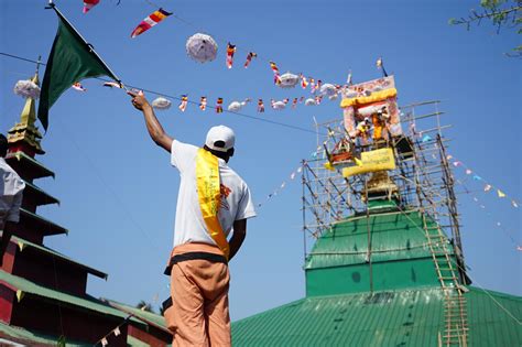 ဘိုကလေးမြို့နယ် မြစိမ်းရောင်ဘုရားကြီးအတွင်း တည်ထားကိုးကွယ်တော်မူသည့် ဗျာဒိတ်ပေးဘုရားကြီး ရ