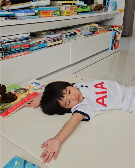 Ig ตูน อาทิวราห์ คงมาลัย 🐔😅เป็นเด็กไก่ต้องอดทนนะลูก👧🧒🏻 ภาพสุดท้ายมั Instagram