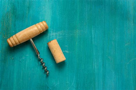 카피 스페이스와 청록색에 복고풍 코르크 나사와 코르크 0명에 대한 스톡 사진 및 기타 이미지 0명 나사 다중 색상 Istock