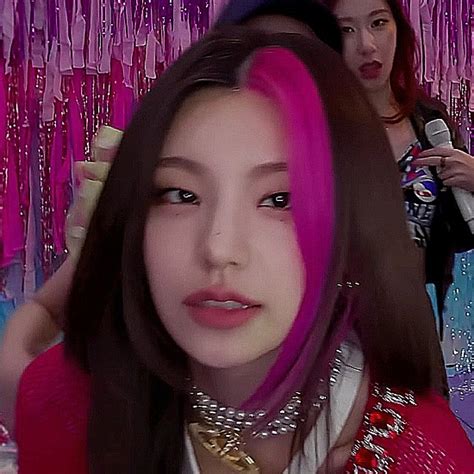 Pin On Itzy Pin On Itzy