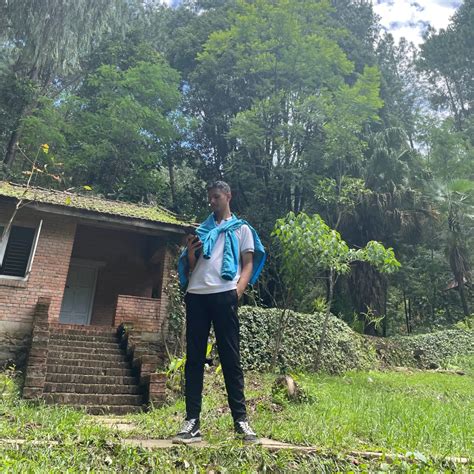 Samyog Kc 🌳💚 Instagram