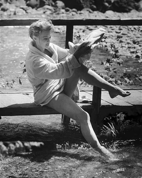 Angie Dickinsons Feet Angie Dickinsons Feet