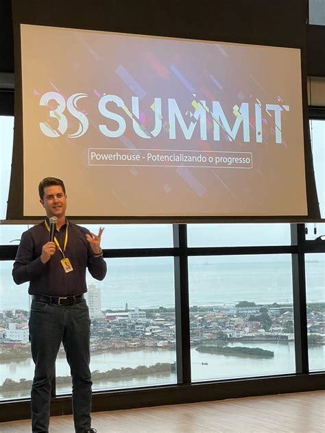 Larissa J Lia Anselmo Larissaju Threads Say More