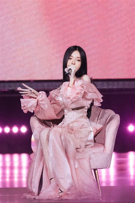 LyLy gặp sự cố không ngờ trên sân khấu quốc tế suýt bị loại nếu không có nhân vật này