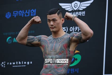 황인수 본인도 답답하겠지만 로드fc에서 옷 벗지 못하는 이유 황인수 본인도 답답하겠지만 로드fc에서 옷 벗지 못하는 이유