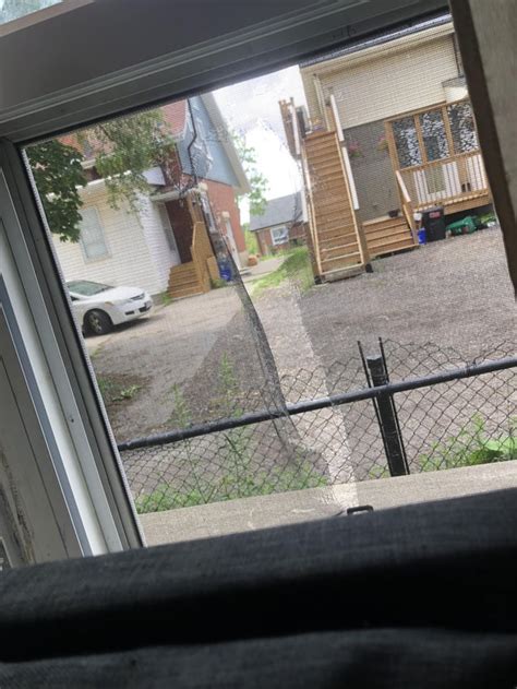 👀 Screwed The Window Shut R Venting