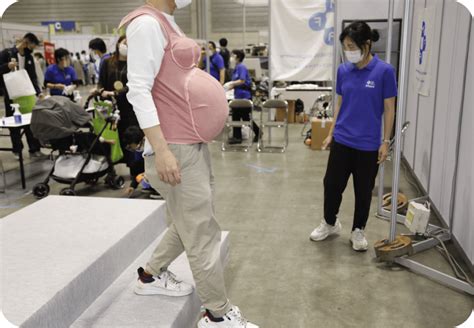 妊婦体験コーナー