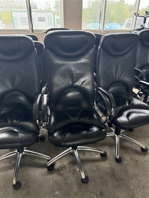 Компʼютерні крісла на коліщатках офісні керівника 600 грн Офісні меблі Київ на Olx