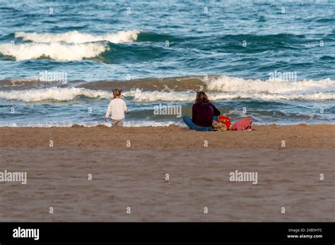 Madre E Hijo Stock Photo Alamy