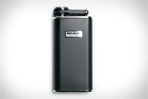 Stanley Classic Flask Uncrate
