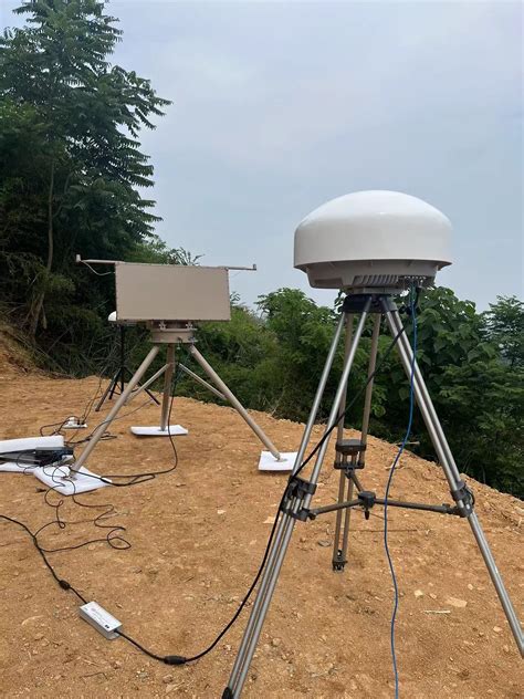 Ultimate Deal Wideband Anti Drone System Manpack Jammer And Real Time Uav Detector Combo Drone