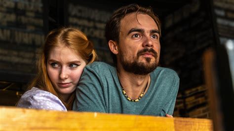 6 Powerful Ways To Support Someone Who Doesnt Know How To Love Themselves According To A