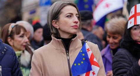 კალაძეს დიდი დიღმის მრავალფუნქციურ ცენტრში გაფორმებული ჰყავს თემურ თათარაშვილი თაკო გაჩეჩილაძე