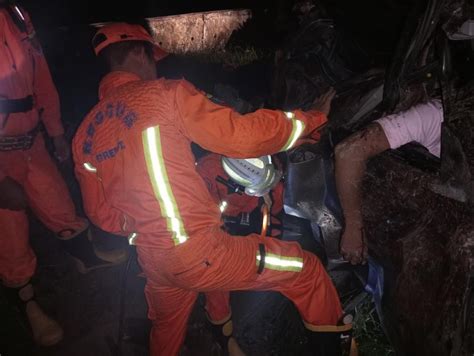 ရန်ကုန် နေပြည်တော်အမြန်လမ်းမကြီး၌ ကားတစ်စီး ထန်းပင်အားဝင်တိုက်မိ၍ အမ