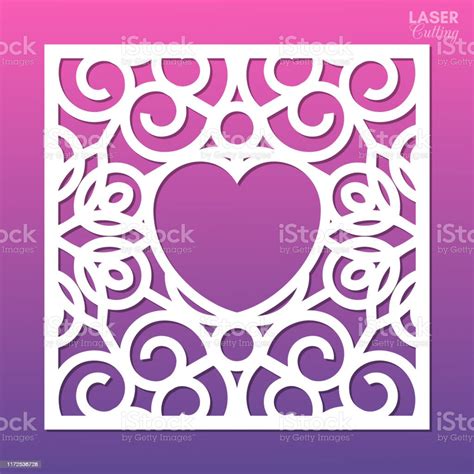 레이스 패턴과 하트 모양의 프레임이 중앙에 있는 정사각형 패널 인테리어 디자인 레이아웃 웨딩 카드 초대장을위한 템플릿 레이저 절단 플로터 절단 또는 인쇄에 적합한 이미지