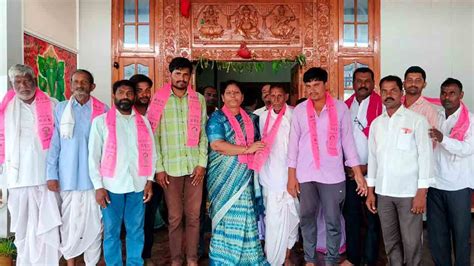 Mla Dasari ప్రభుత్వ పథకాలకు ఆకర్షితులై బీఆర్‌ఎస్‌లో చేరికలు ఎమ్మెల్యే దాసరి మనోహర్‌రెడ్డి