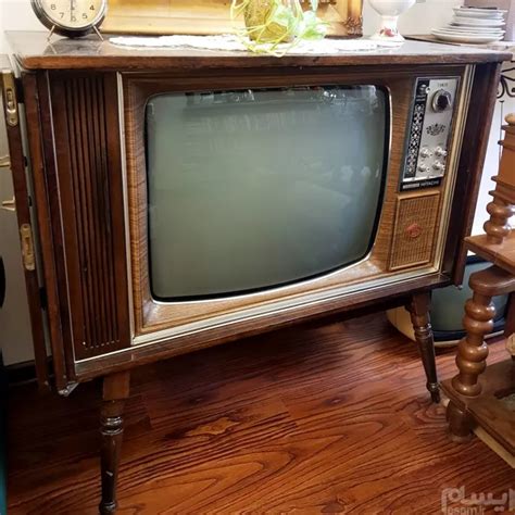 تلوزیون مبله قدیمی