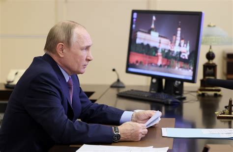 Путин поручил прекратить вечное взыскание банками кредитов с пенсионеров Первый Севастопольский