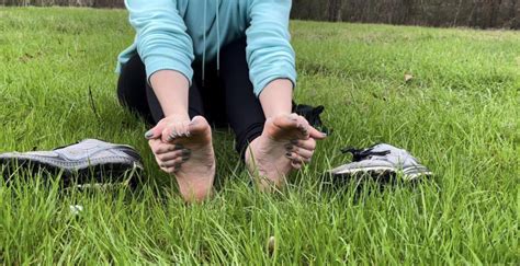 A Few People Spotted Me Rubbing My Feet After A Long Run Hehe 😉 R