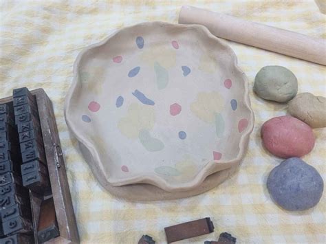 색소지를 이용한 나만의 도자기 만들기 계묘년 토끼캐릭터 접시 솜씨당