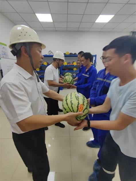 夏日送清凉 中明环保关爱入心田