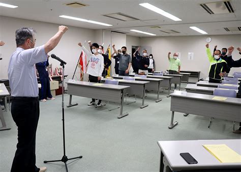 各競技代表者健闘誓う 市選手団結団式 県民体・障がい者スポーツ大会【一関】｜iwanichi Online 岩手日日新聞社