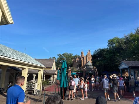 Haunted Mansion Fails To Reopen After Refurbishment At Magic Kingdom