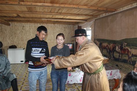 Залуу малчин гэр бүлүүд