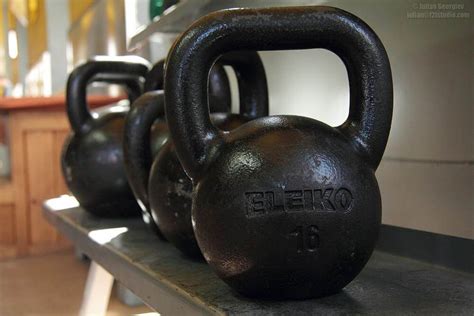 Тренировка с пудовки Total Sport Fitness And Squash