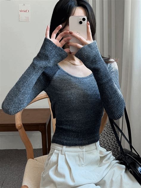 [여리 감성 당일발송] 백 포인트 그라데이션 니트 에이블리