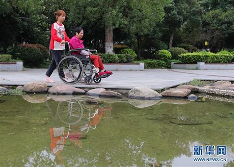 带着妈妈上大学 时图 图片频道 云南网